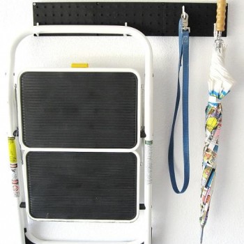 Plastic Pegboard Systems - Locking Peg Hooks | Wallpeg Store